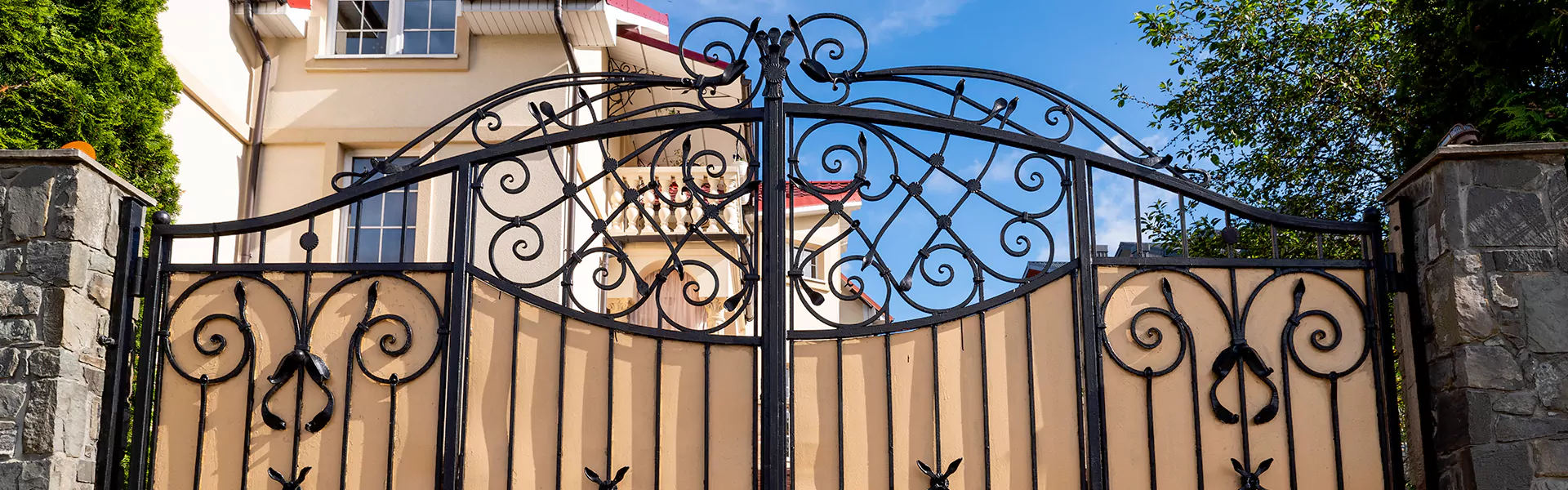 Swing Gate Repair Highland Park, IL | Quick Swing Gate Repair Specialist